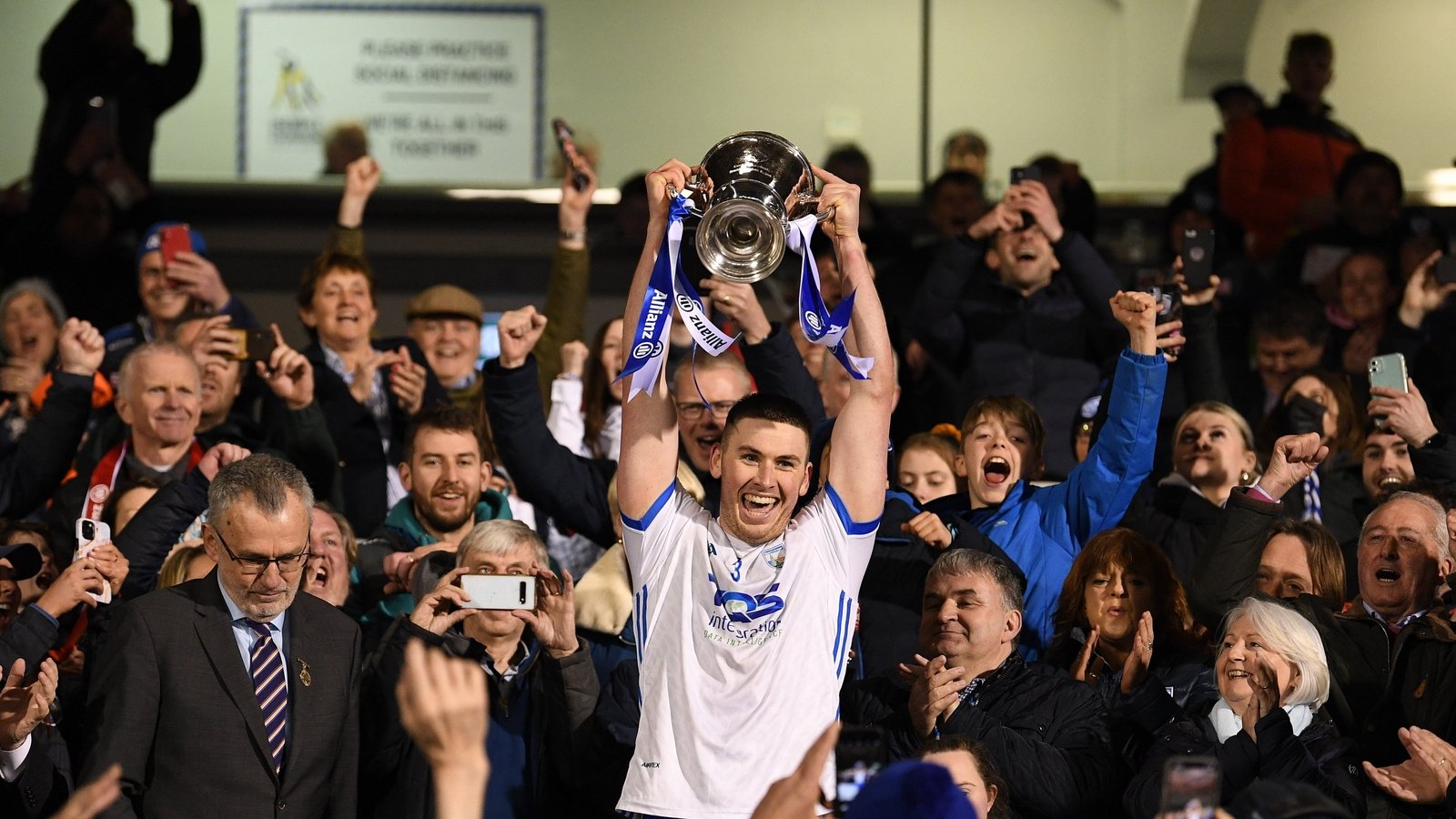 Stephen Bennett to the fore as Waterford crush Cork