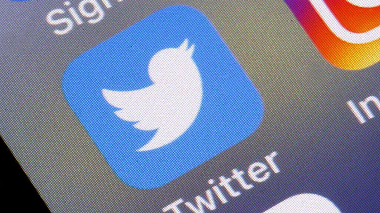 Twitter blames Musk, weak ad market for drop in revenue