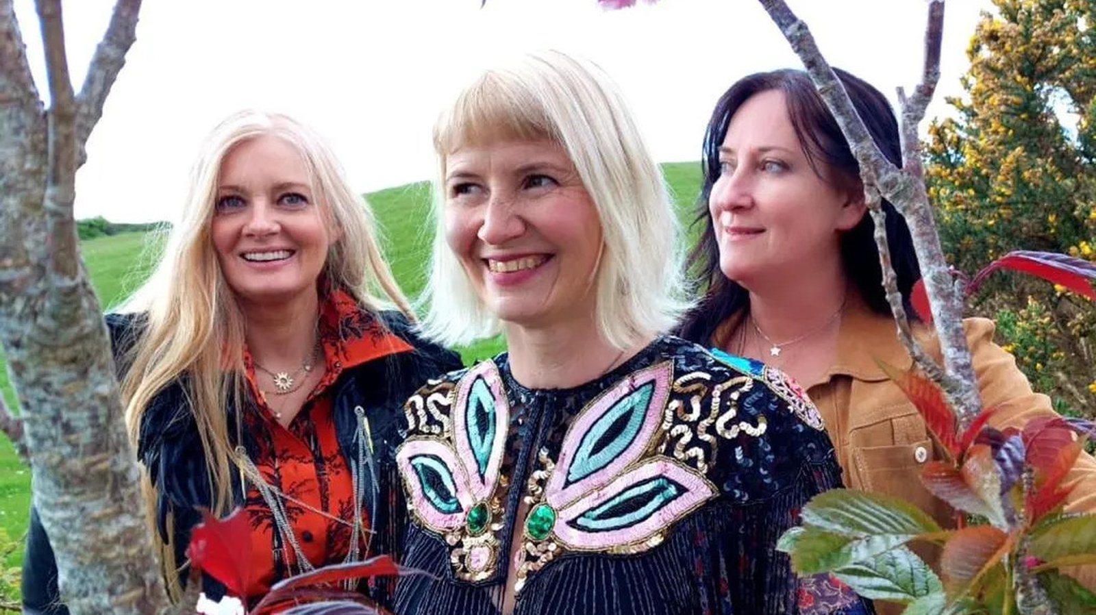 Behind the music - The Raines