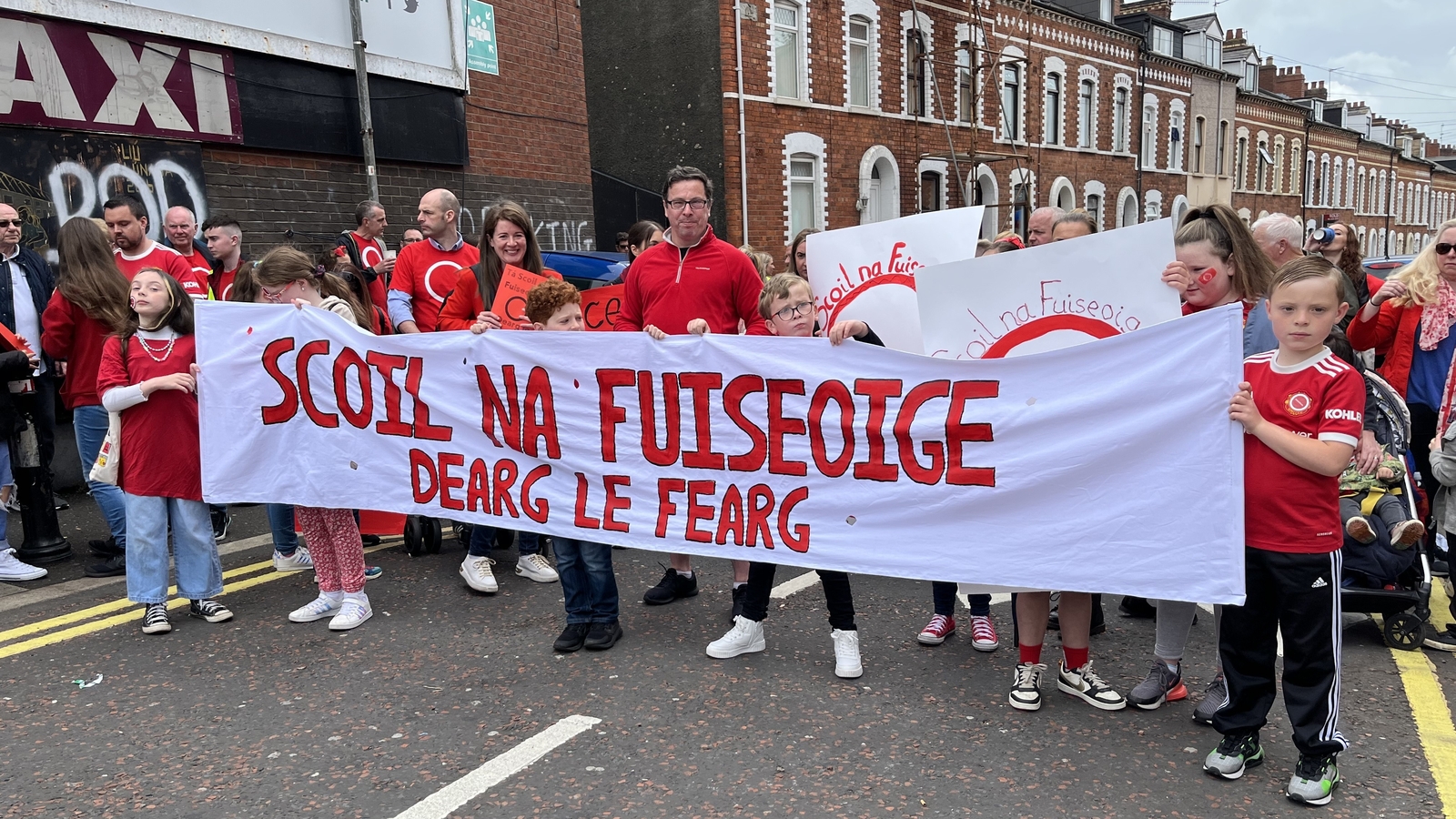 Léiriú ar an léirsiu: An Lá Dearg i mBéal Feirste