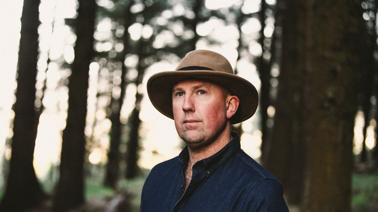 Behind the music - Davie Furey