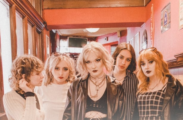 Behind the music - Venus Grrrls