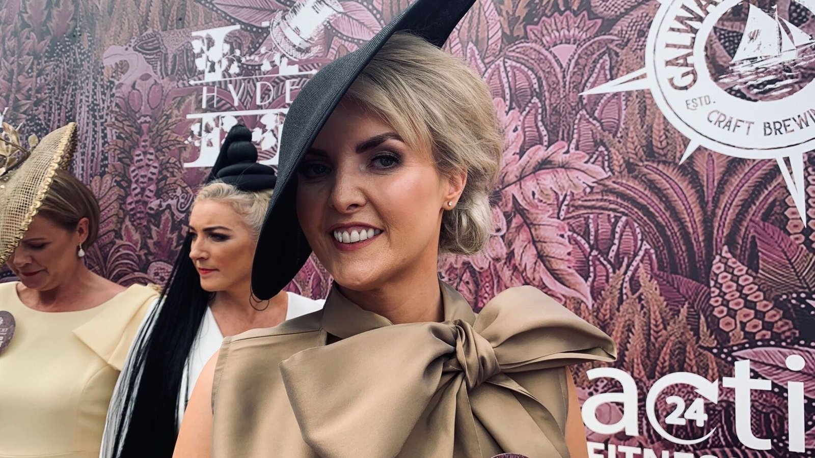 Galway woman wins Best Dressed Lady at Galway Races