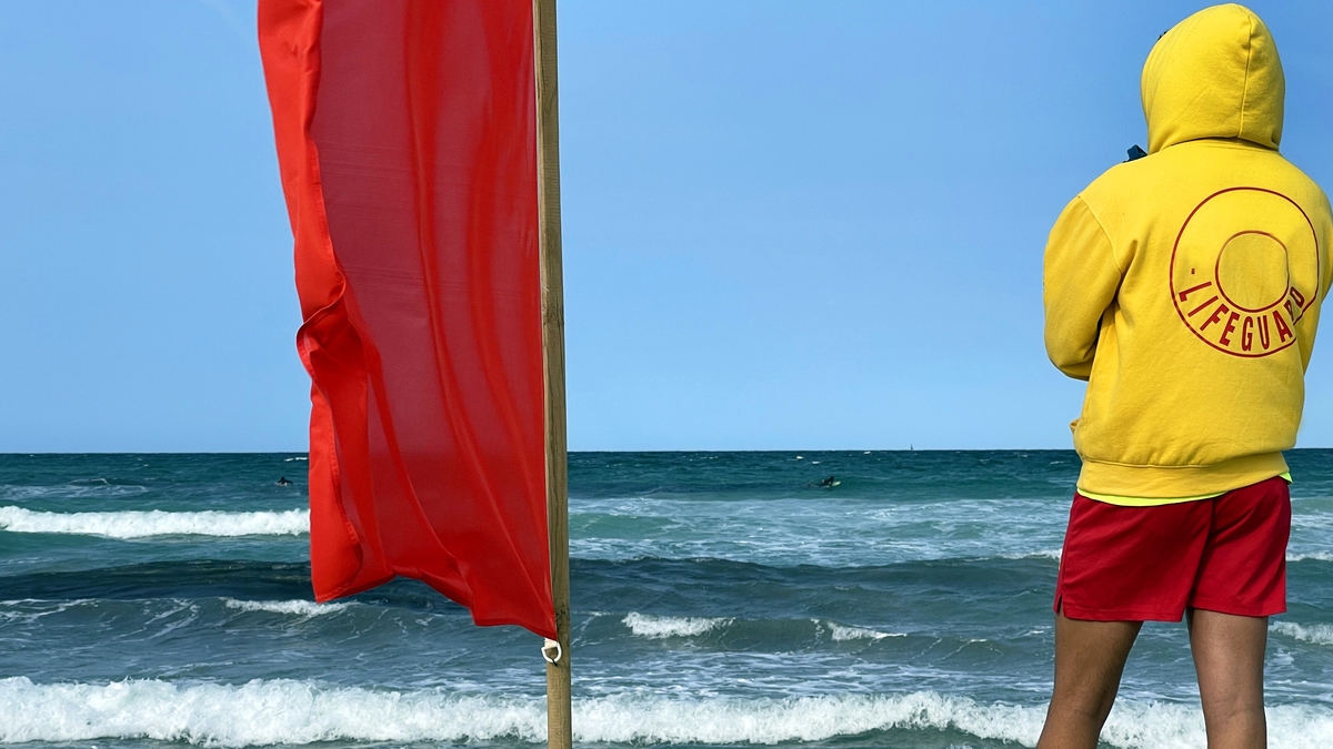 Lifeguard shortages at Irish beaches | Morning Ireland - RTÉ Radio 1