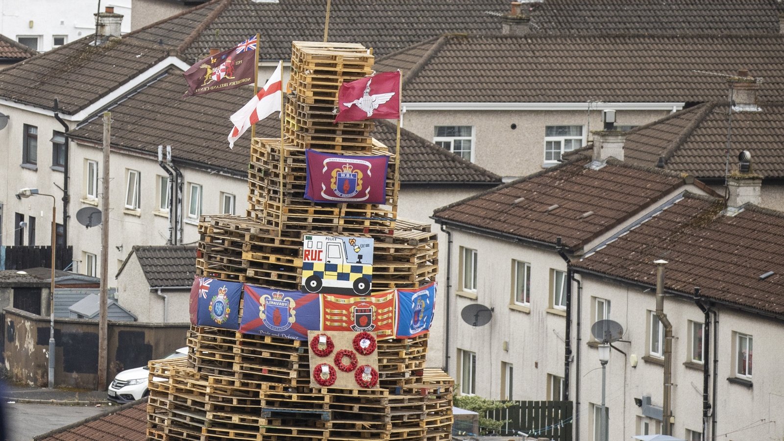 'Loud bangs' reported at Derry bonfire