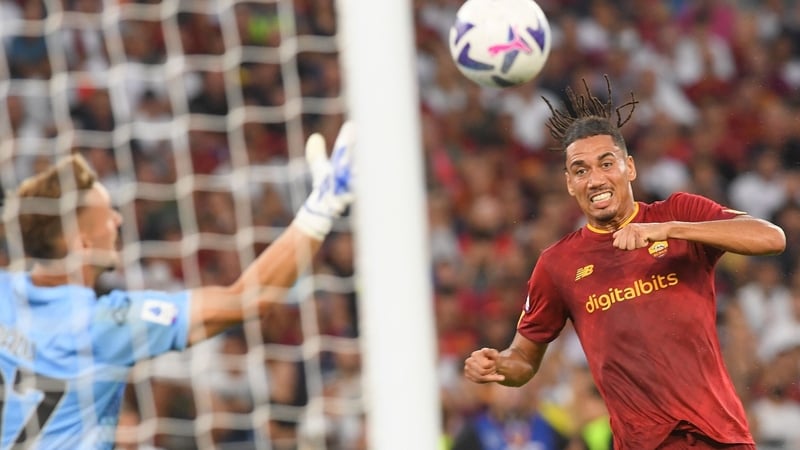 Euro round-up: Smalling header seals victory for Roma