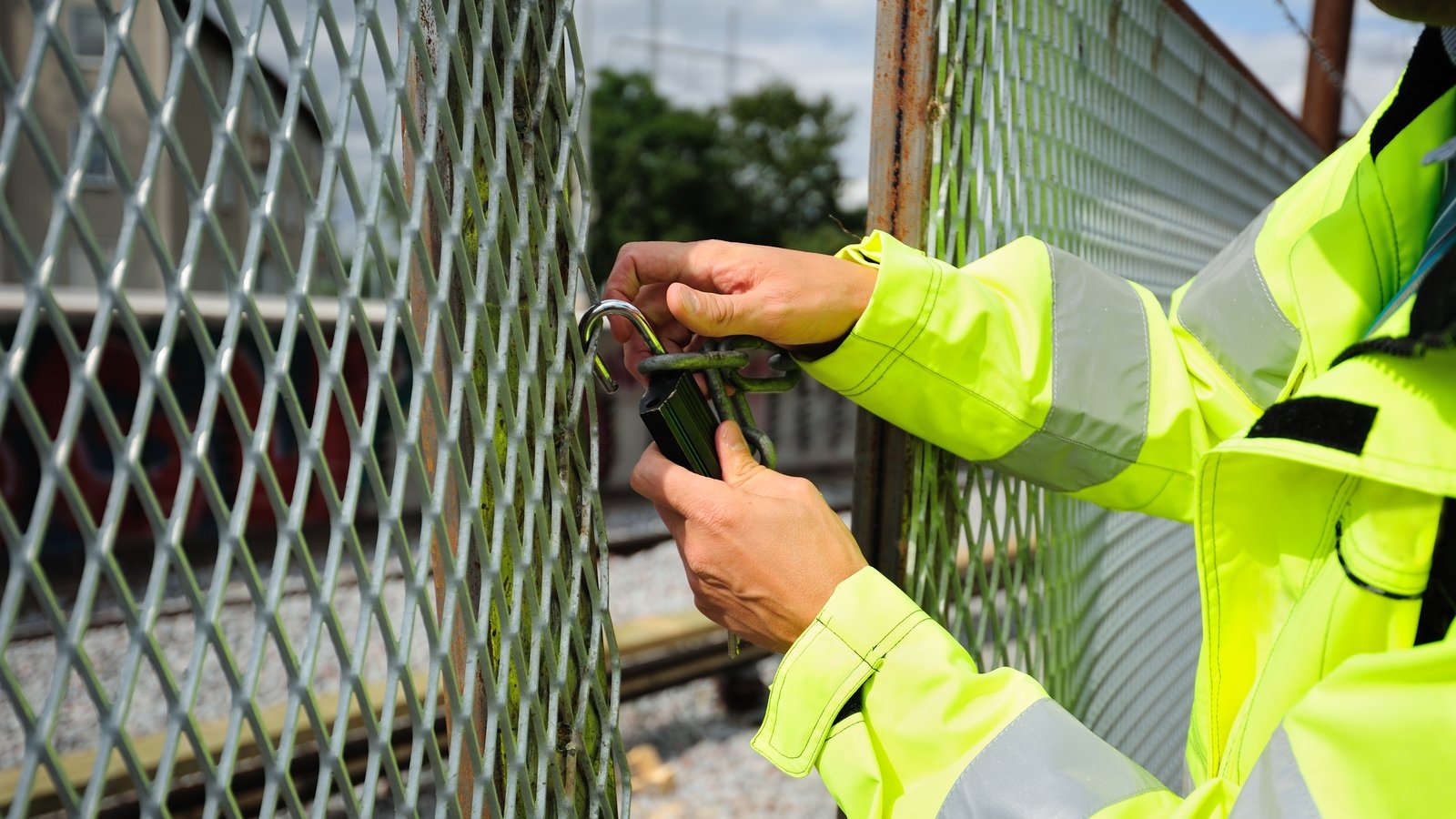 Court action blocks pay rise for security guards