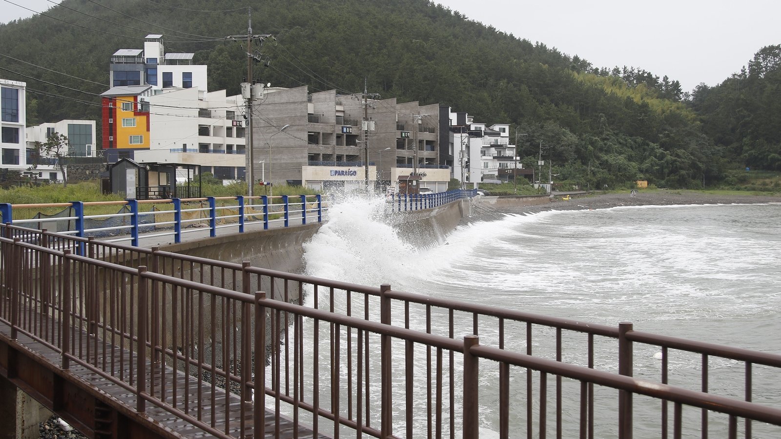 South Korea braces for 'very strong' typhoon