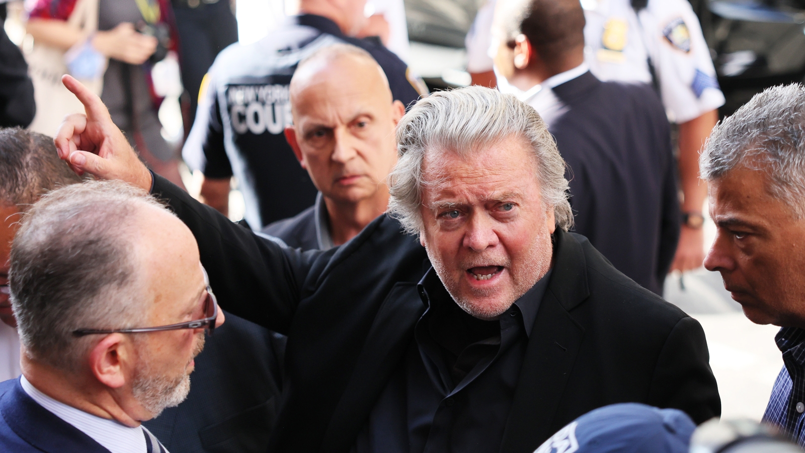 Bannon surrenders to face New York criminal charges