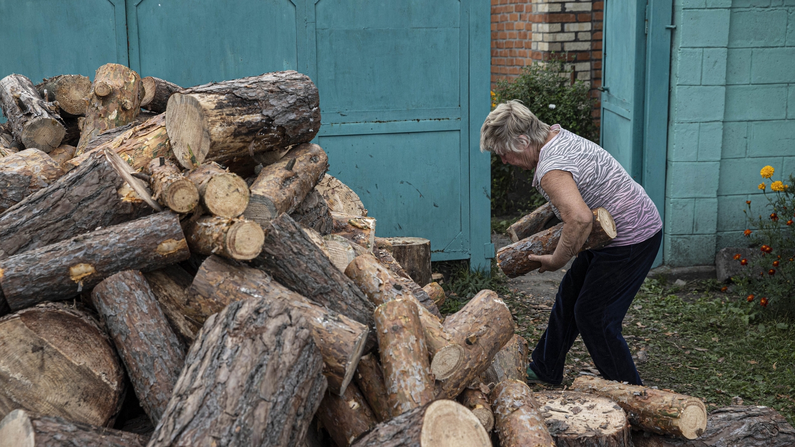 Ukraine expects strikes on energy system to grow