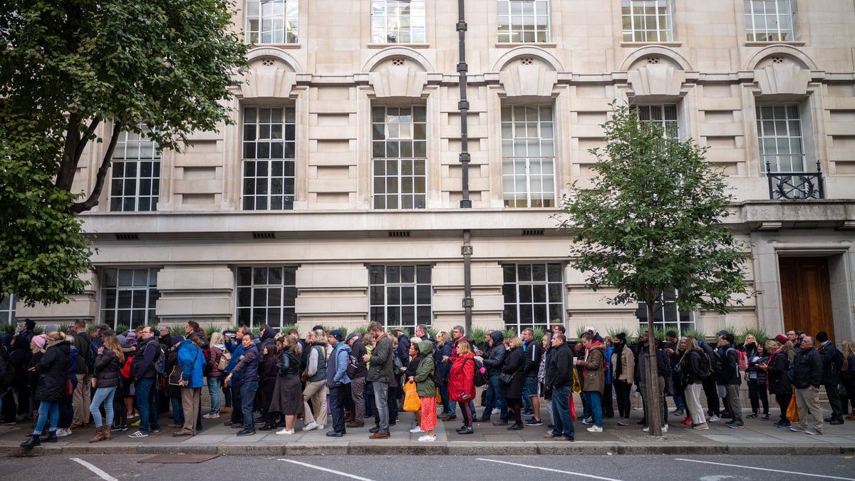 Joining the Queue | Brendan O'Connor - RTÉ Radio 1