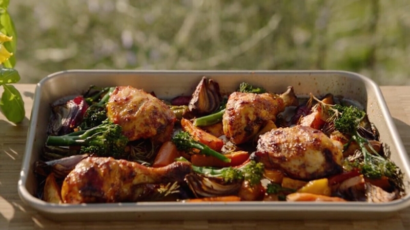 Neven's spicy chicken tray bake with veg