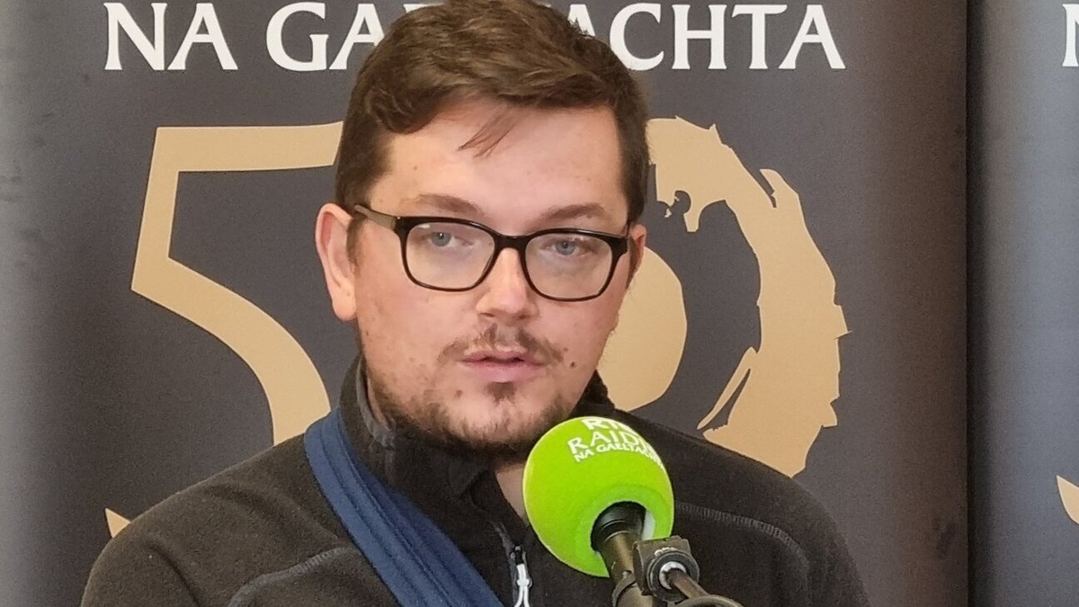 Críostóir Ó Faoláin, Bainisteoir, Coláiste na Rinne. | Adhmhaidin - RTÉ ...