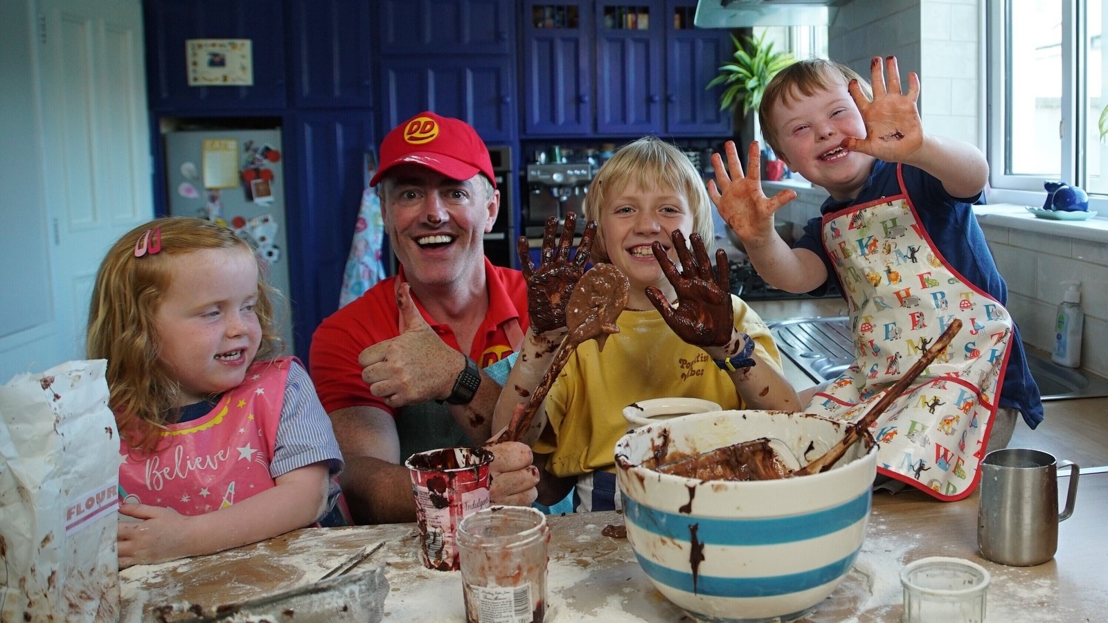 Dizzy Deliveries: Let's Lámh Sign some new fun words!