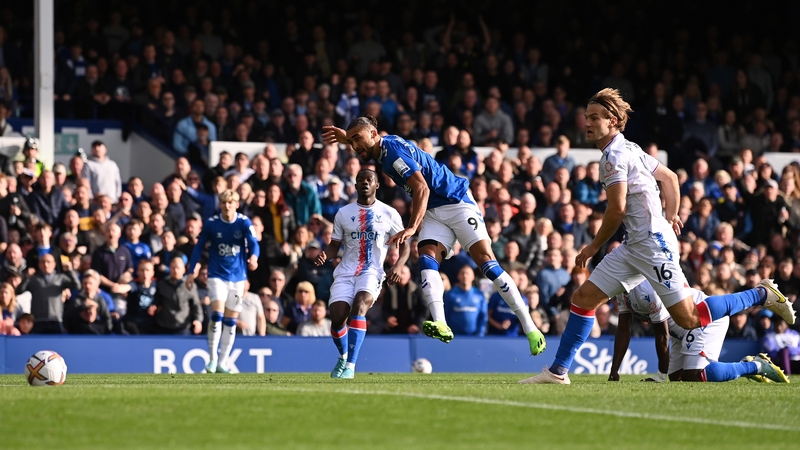 Everton impress as they stick three past Palace