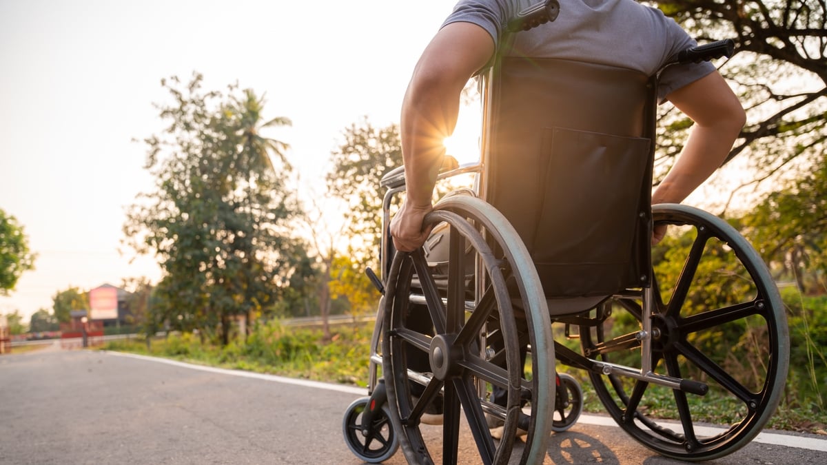 Closer to Walking Again: Paraplegic former rugby player explores ...