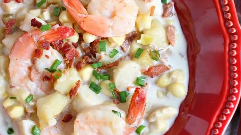 Hearty Seafood Chowder