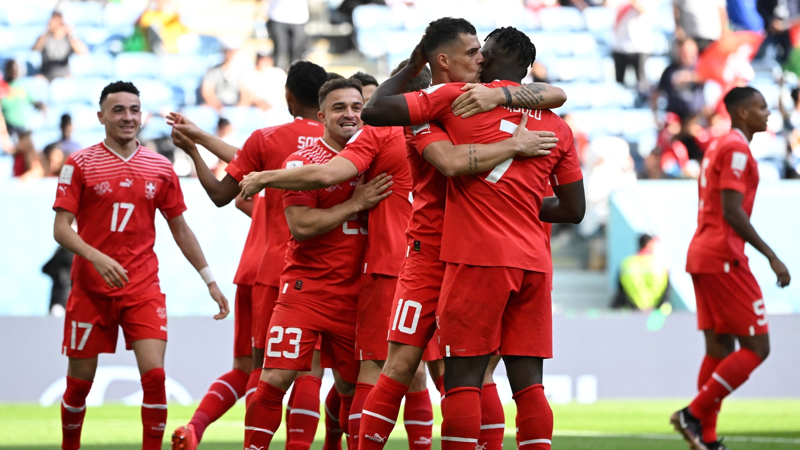 Embolo fires Switzerland to winning start in World Cup