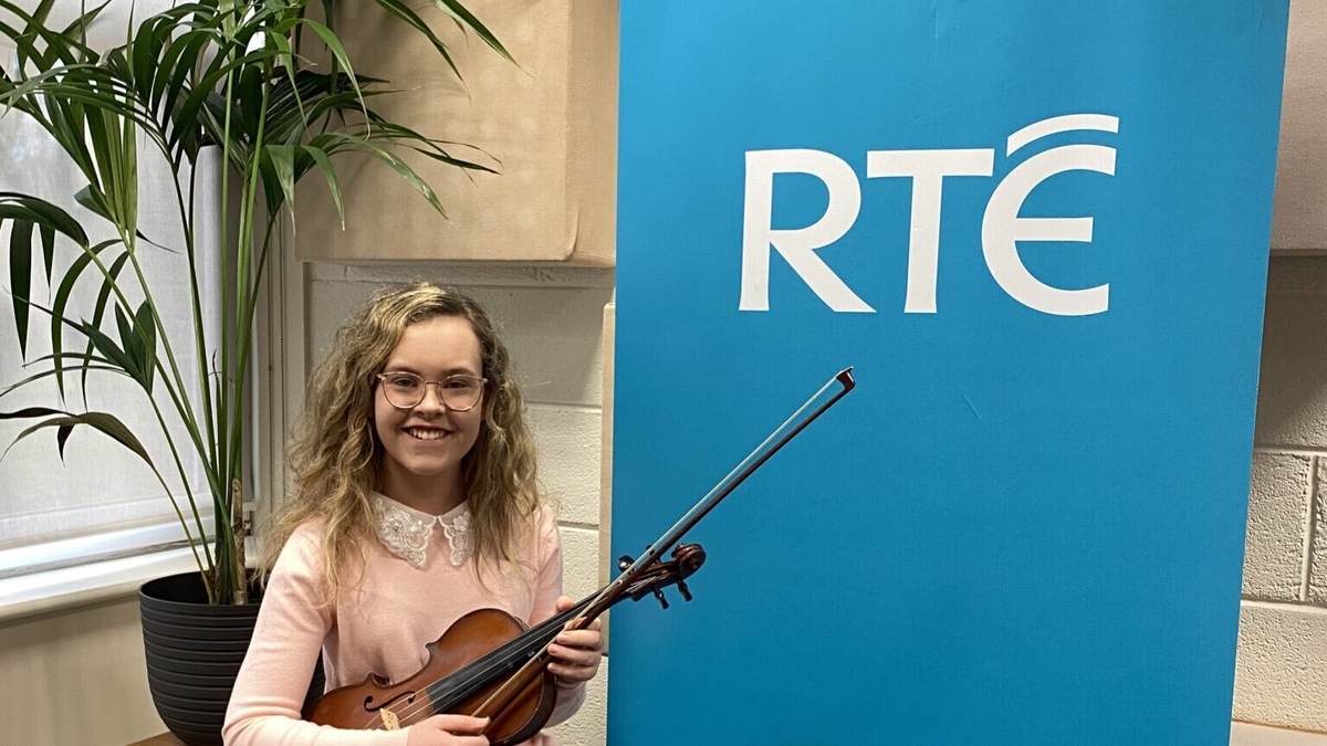 Dúlra Ní Áinle - Ceol beo sa stiudeó | Bladhaire - RTÉ Raidió na Gaeltachta