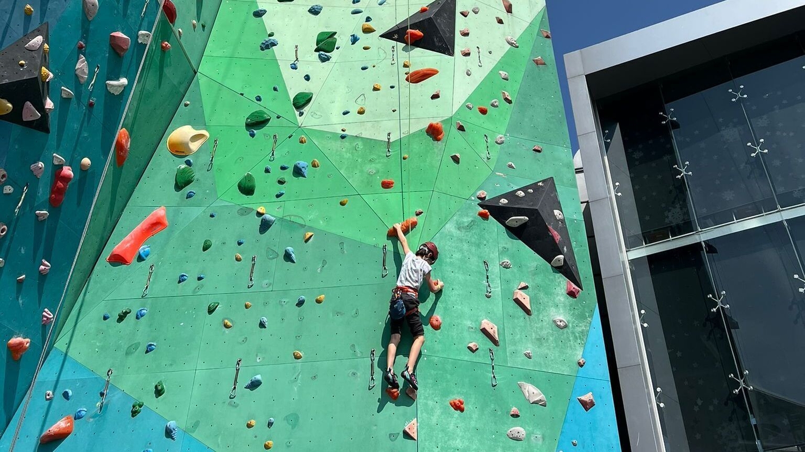 DJ For A Day: Climbing through the charts with DJ Sebastian!