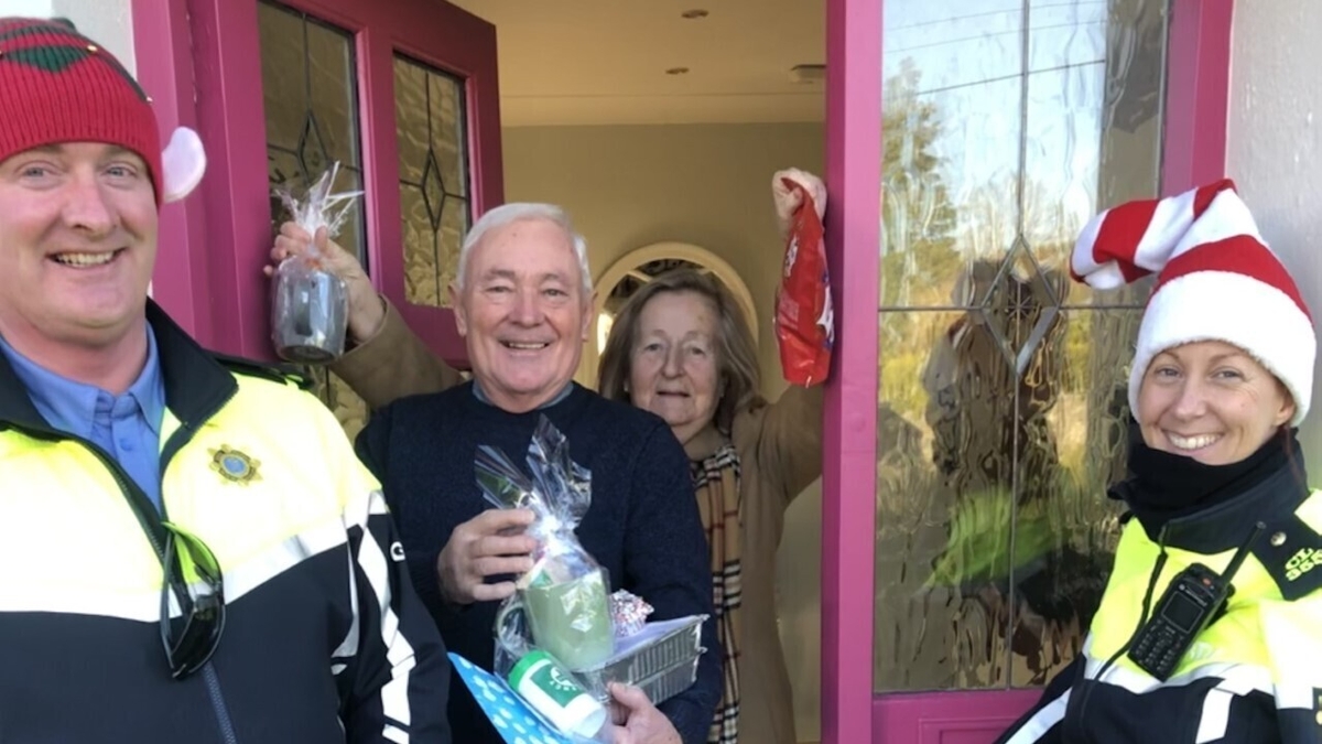 Community Gardai spread Festive Cheer with meals on wheels service ...
