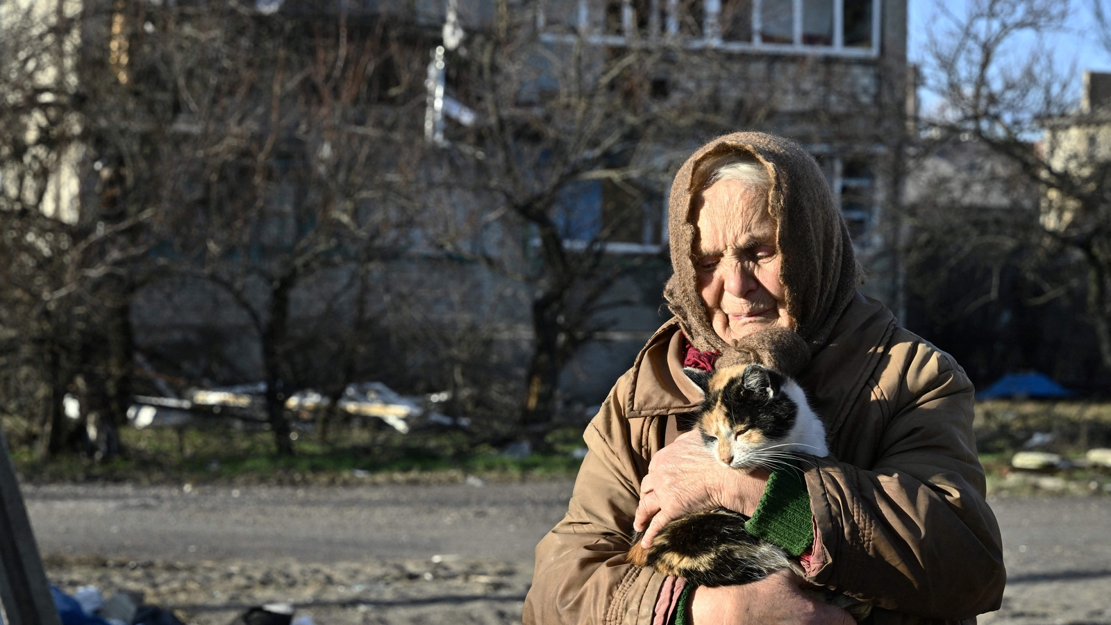 Heavy shelling reported in Russian-controlled Ukraine