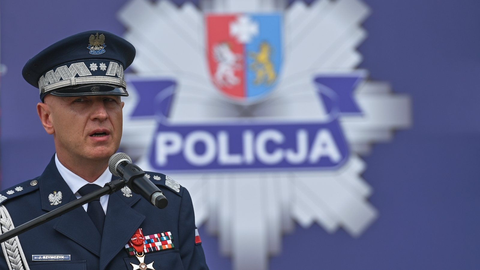 Polish police chief hurt as grenade launcher explodes