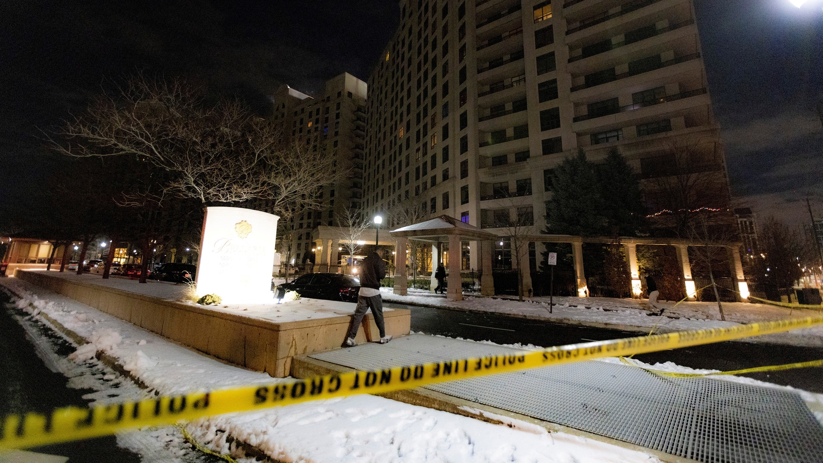 Six dead including suspect in Toronto shooting