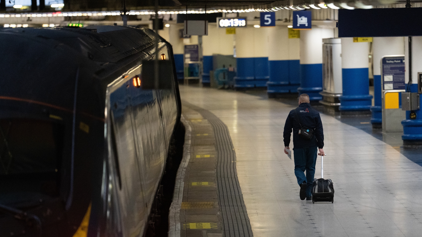 British rail workers start 2023 with week-long strike