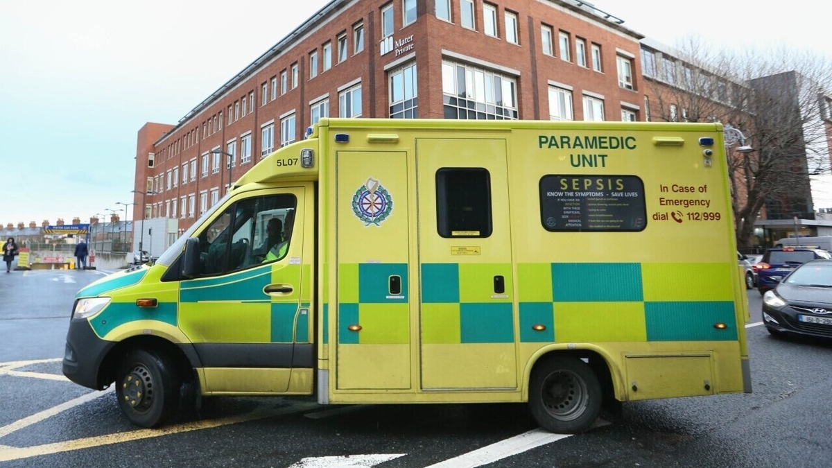 No Ambulances for Miscarriage | Liveline - RTÉ Radio 1