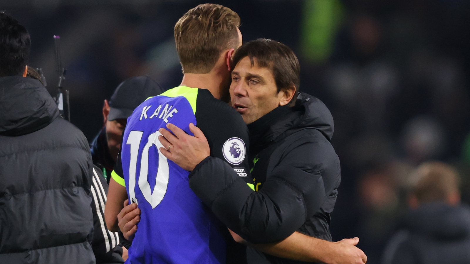 Conte driven to help Kane end Tottenham trophy drought
