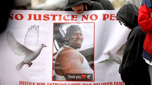 US cops fatally shoot fleeing double amputee