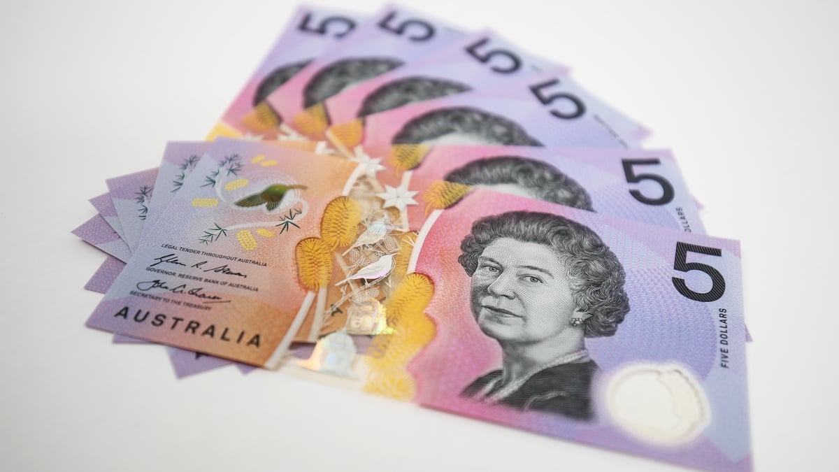 British monarch to disappear from Australian five dollar bill | Morning ...