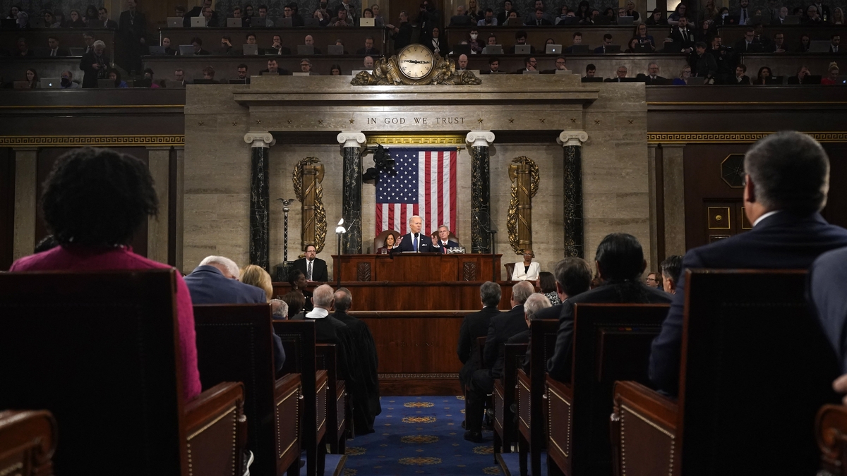 Domhnaill Ó Catháin, Abhcóide agus tráchtaire ar chúrsaí polaitiúla na ...