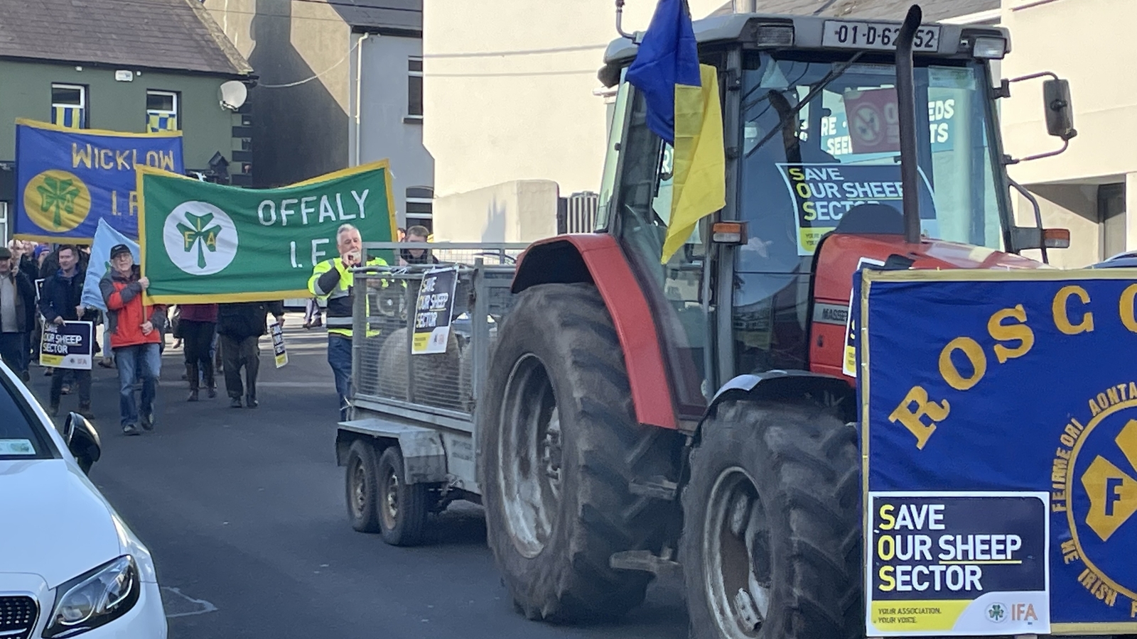Sheep farmer protest brings Roscommon to standstill