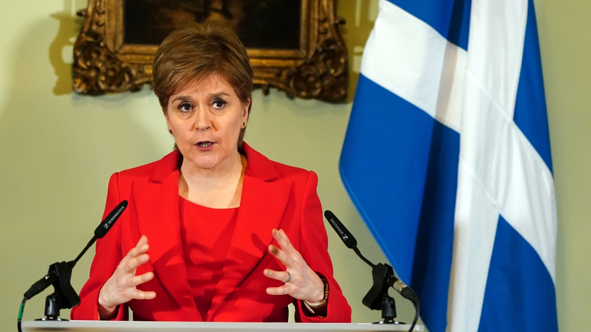 "I am a human being too" understanding the human side of political ...