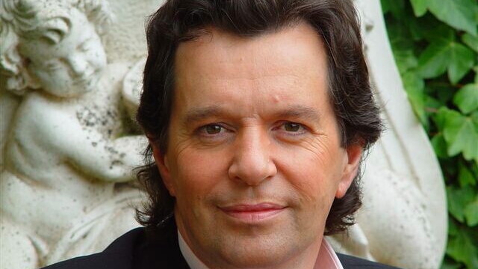 Behind the Music: Finbar Wright