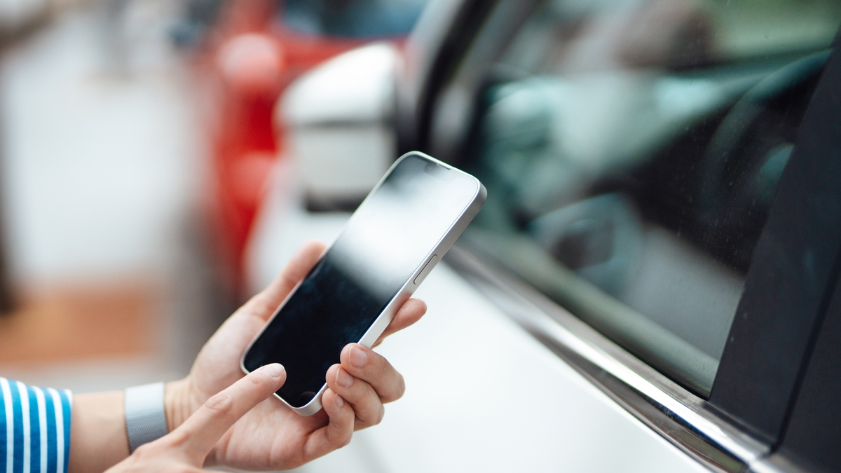 Gardaí issue 160 fines to people caught using their phones while ...