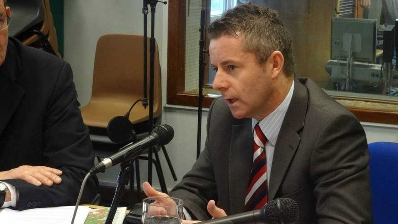 Socrú déanta ag Coimisiún Caighdeán le Brian Ó Domhnaill