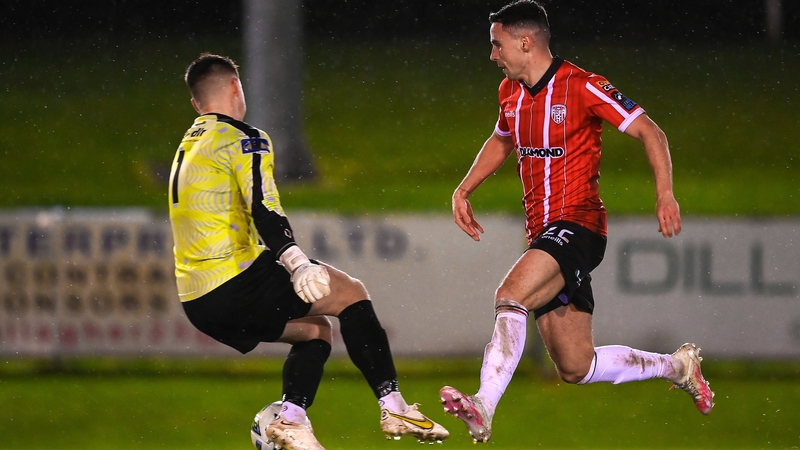 McEneff on the mark again to keep Derry top of table