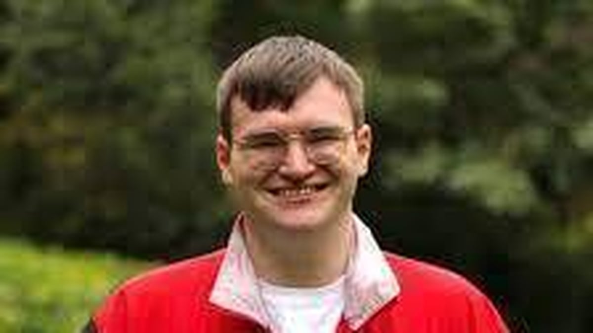 Aodh Mac Giolla Chearra, as Rann na Feirste ó dhúchas, iriseoir le Joe ...