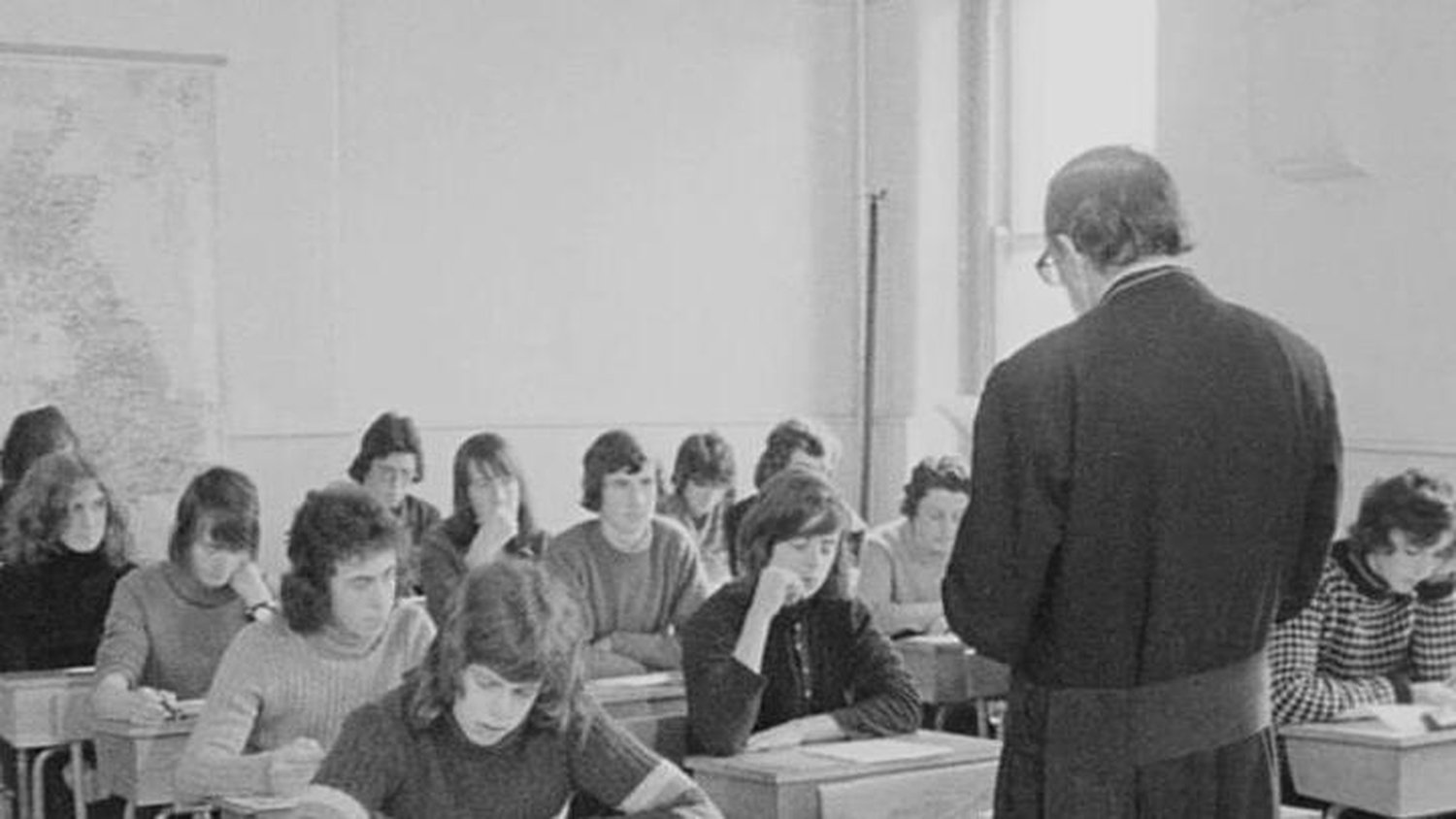 RTÉ Archives | Education | Learning Through Irish