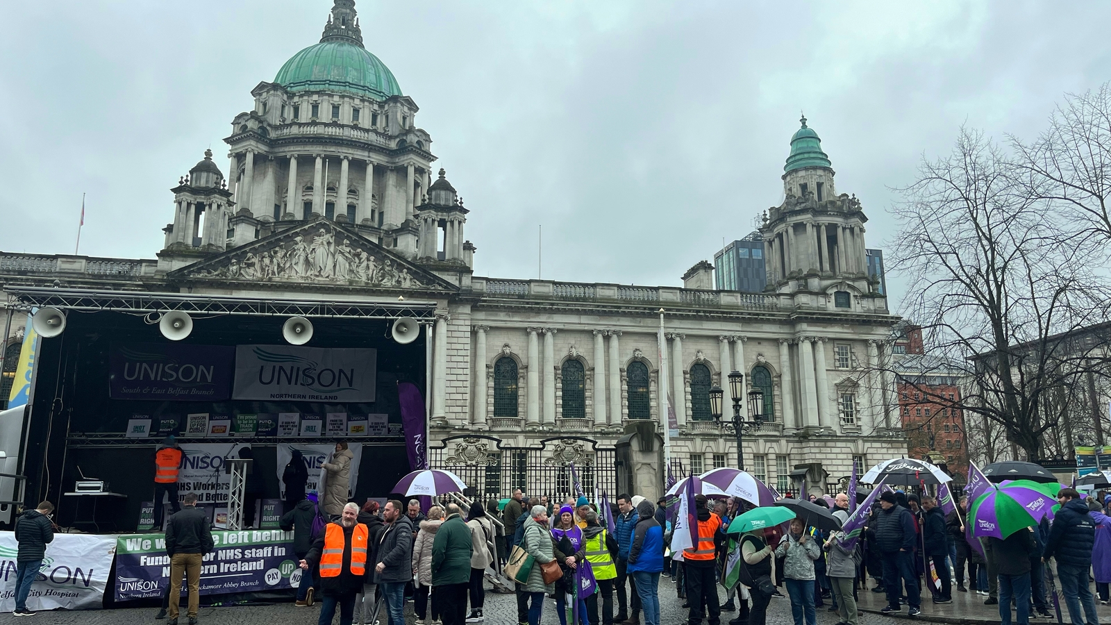 NI healthcare workers stage strike in pay dispute
