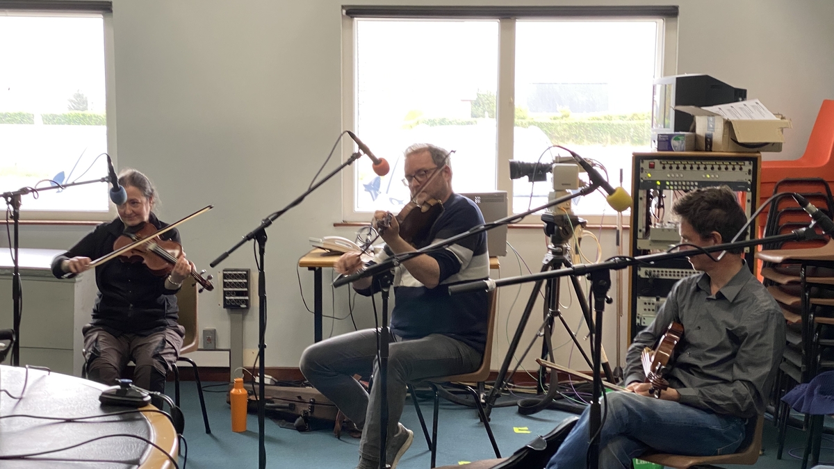 Ceol beo - Rónán Galvin, Tara Conaghan, Robin agus Guillaume Vargoz ...