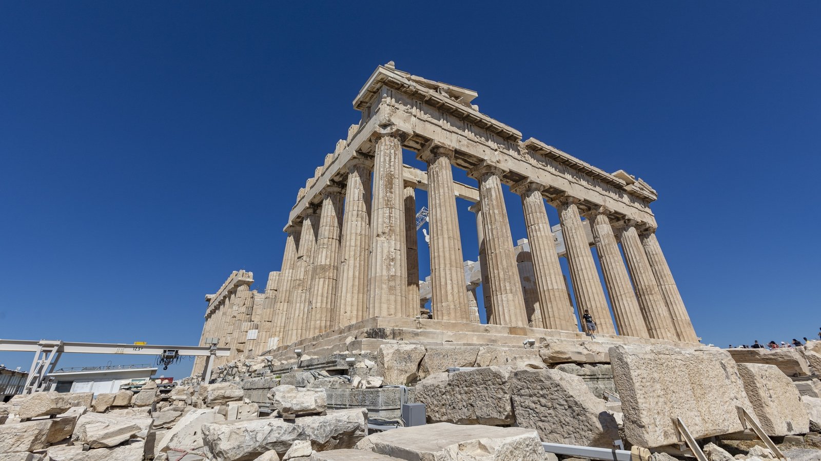 Greece recovers hundreds of antiquities from art thief