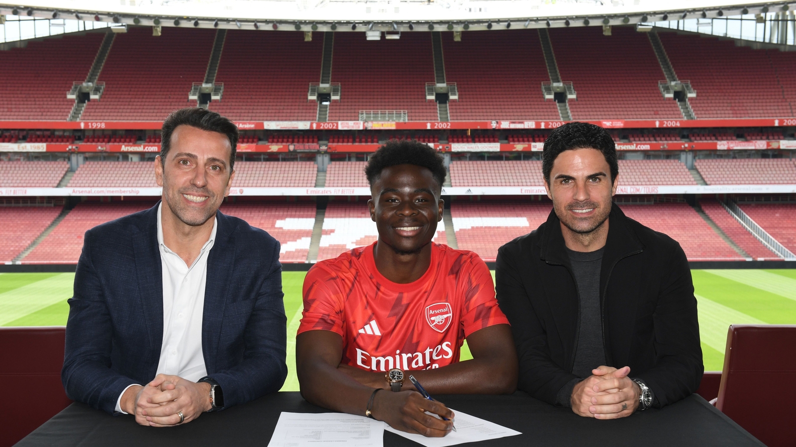 'The right club' - Saka signs long-term Arsenal deal