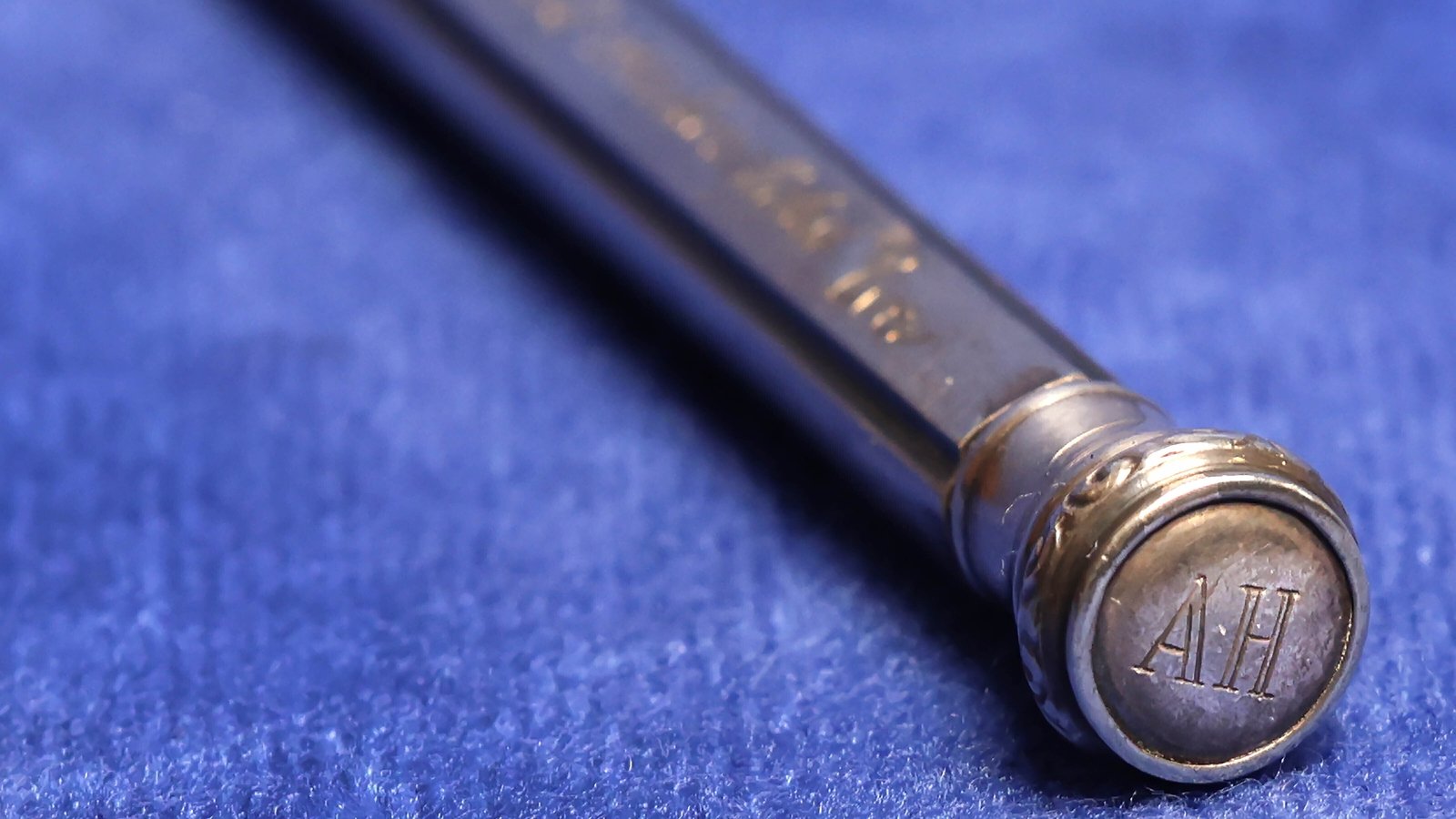 Call for Hitler pencil to be withdrawn from auction
