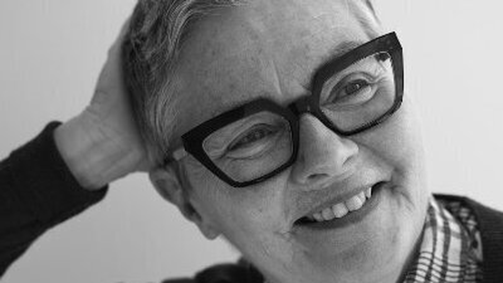 I Fall Down: Gina Moxley takes aim at the history of art