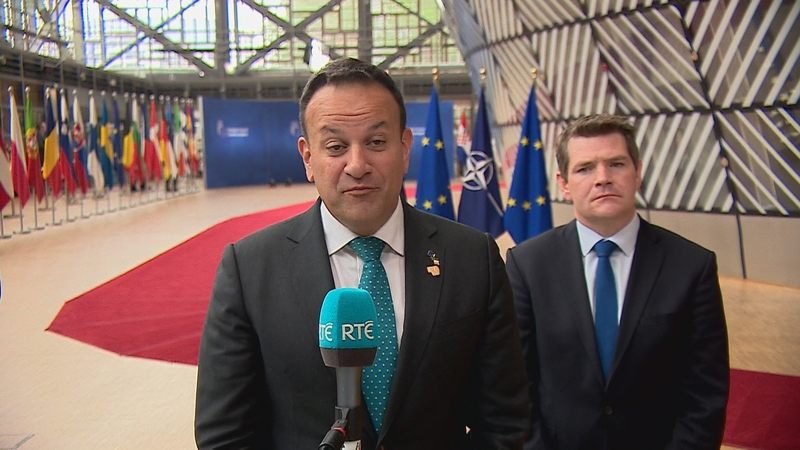 An Taoiseach ag lorg Tubridy, Forbes agus Kelly os comhair Coiste