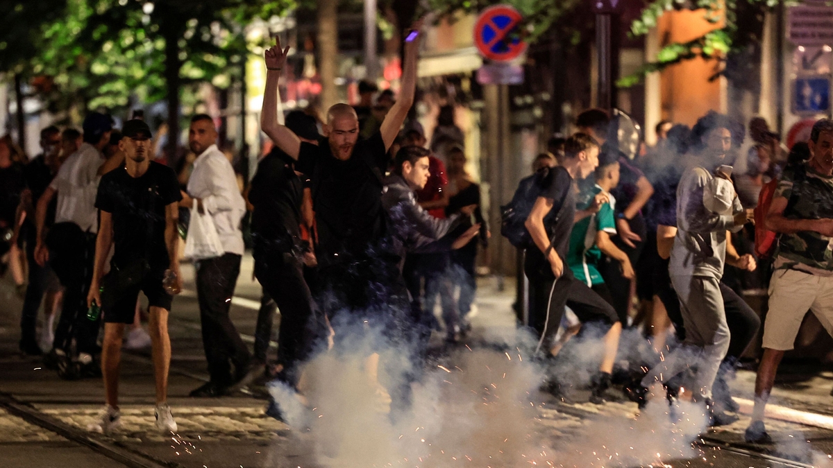 Riots continue in France following killing of 17-year-old | Morning ...